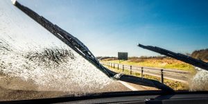 ᐅ 8 Gründe Warum Der Scheibenwischer Nicht Funktioniert – Was Tun?